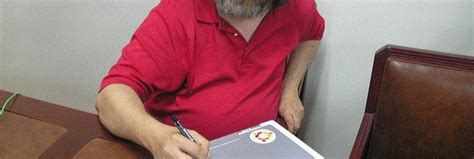 richard stallman calls ubuntu “spyware” because it tracks searches r