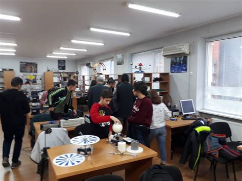 სკოლა „ლომისი 1“ ის მოსწავლეები ილიაუნის ზოგადი ფიზიკის ლაბორატორიას ესტუმრნენ ინტერვიუ პედაგოგთან