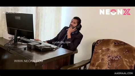 Desi Lean Maya Bhabi Getting Nude