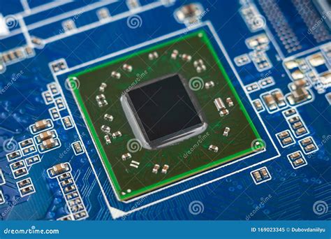 Un Chip En Una Computadora Con Muchos Elementos Eléctricos Una Cpu Una Gpu Un Microchip En Un