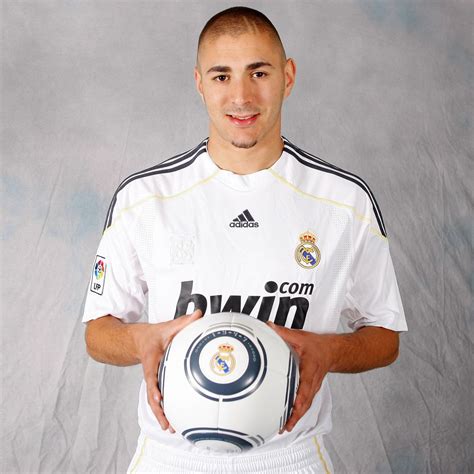 ۱۵ سال پیش در چنین روزی حاج آقا به رئال مادرید پیوست طرفداری