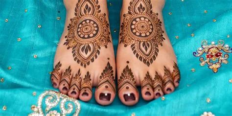 بیش از ۴۰ مدل جدید و خاص طرح حنا روی پا