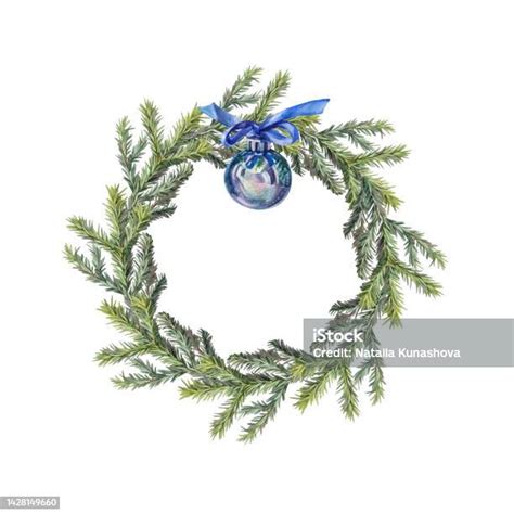 수채화 녹색 크리스마스 트리 전나무 화환은 흰색 배경에 고립 된 파란색 장난감 공이 있습니다 원 프레임 테두리 템플릿입니다 새해 축하 초대를위한 복사 공간이있는 사실적인