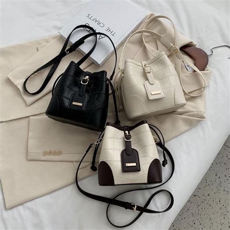 Jual Jt White Tas Selempang Serut Wanita Cantik Import Terbaru Grosirimpor Com