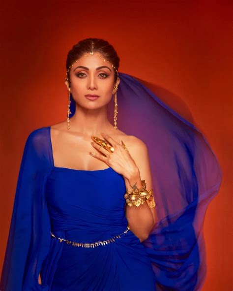 Shilpa Shetty Showed Off Her Sexy Legs And Slim Toned Figure In High