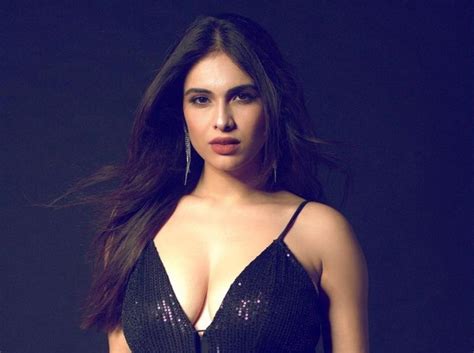 Bhojpuri Actress Neha Maliks Bo Ldness Is Not Stopping Even In The Gym Hot Poses Given With