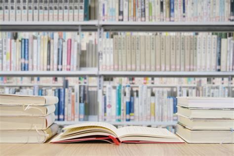 B 図書館 公共図書館で居場所を失う若者たちの嘆き 自習禁止高齢者がイビキ読みたい本がないスマホ充電禁止 マネーポストWEB
