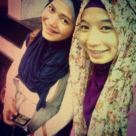 Kakak Perempuan Kandung Yang Juga Menjadi Teman Selfie Fashion