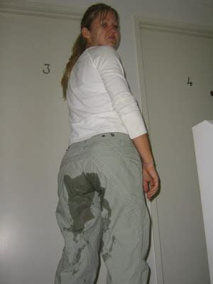 Inilah Foto Cewe Yang Kebelet Pipis Lucu Tapi Hot Banyak Yang Unik