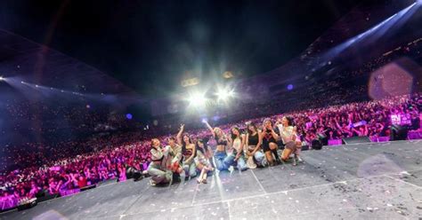 글로벌 정상 걸그룹 트와이스 전 세계 누적 55억 스트리밍 대기록 수립