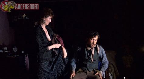 Голая Лиза Бейнс в Young Guns