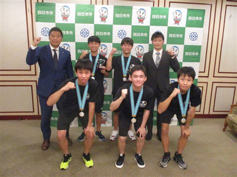 「全国jocジュニアオリンピックカップ 夏季水泳競技大会 水球競技」で入賞された選手・監督が市長を表敬訪問されました。のお知らせ詳細