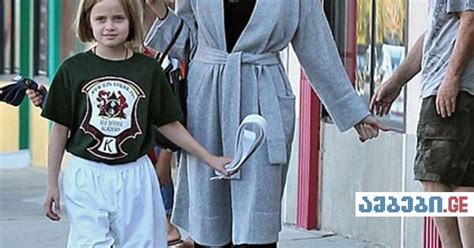 ანჯელინა ჯოლიმ შვილის ჯგუფელები და მათი მშობლები გააოცა Ambebi Ge