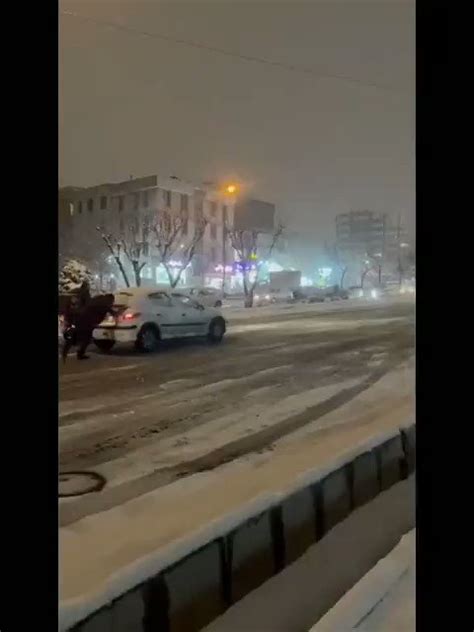 Manijeh B On Twitter Rt Mehrdadnicksiar برف شدید در تهران دریغ از یک کیسه شن یا نمک هر چی