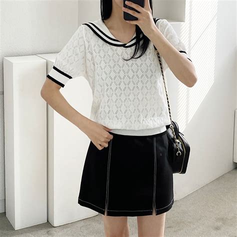 세일러 카라 두줄 배색 패턴 니트