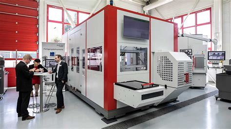 Technology Meets Tradition Industry Meeting At The Hermle Open House