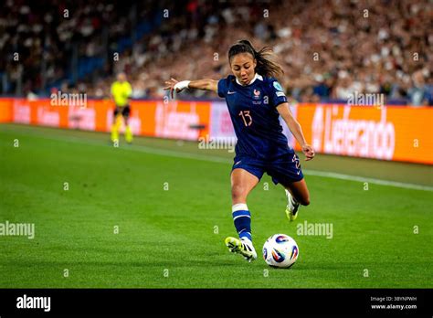 Selma Bacha 13 Frankreich Mit Ball In Aktion Freisteller Geeignet