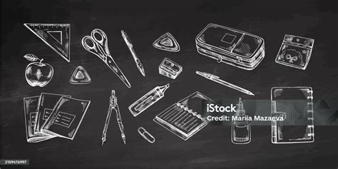 학교로 돌아 가기 손으로 그린 학용품 큰 스케치 세트 Doodle 개체 컬렉션 교육 개념 칠판 배경에 빈티지 스케치 요소 학교로 돌아 가기 개체 그룹에 대한 스톡 벡터 아트
