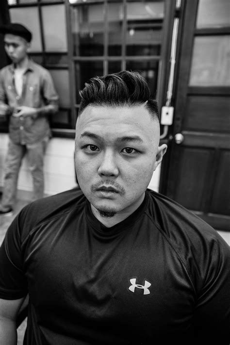 男生燙髮 修鬍 刻線 男生挑染 男仕理髮 男生髮型 英式油頭 美式油頭 男仕修眉 短髮造型 男仕燙捲 西裝頭 髮油 短髮漸層 長油頭 龐畢度頭 嘉義市 友愛路