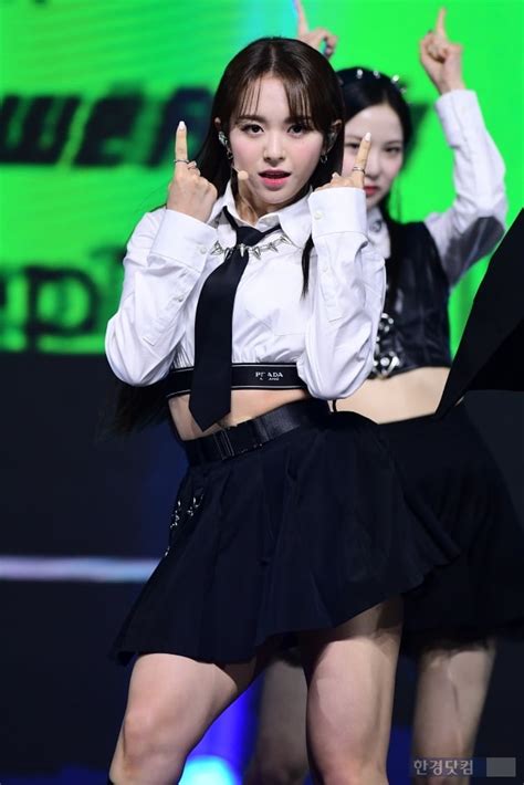 케플러 마시로 도도한 눈빛 한국경제