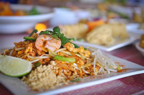 Pad Thai Catering Menu Emporium Thai Thai Restaurant In Los
