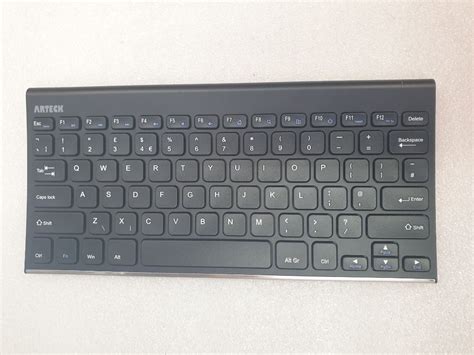 Arteck 2 4G Wireless Keyboard Stainless Steel Ultra Slim Keyboard HW086 Computers Tech Parts