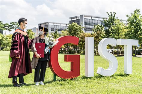 Gist 광주과학기술원 2021학년도 지스트 하반기 학위수여식 현장스케치🎓 영상으로 보러 가기 Facebook