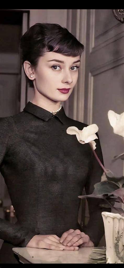 Pin By Daniel Figueroa On Audrey Hepburn Audrey Hepburn Bangs Audrey