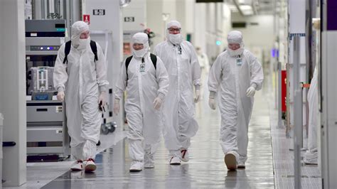 Intel Says It “clearly Underestimated The Challenge” Of 10nm But Claims 7nm Is Still On Track