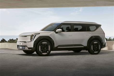 Kia Ev9 Le Colosse électrique Coréen Dévoile Ses Lignes