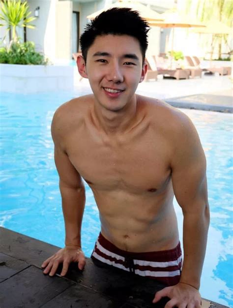 憨憨的肌肉直男，还是一名帅气的空少
