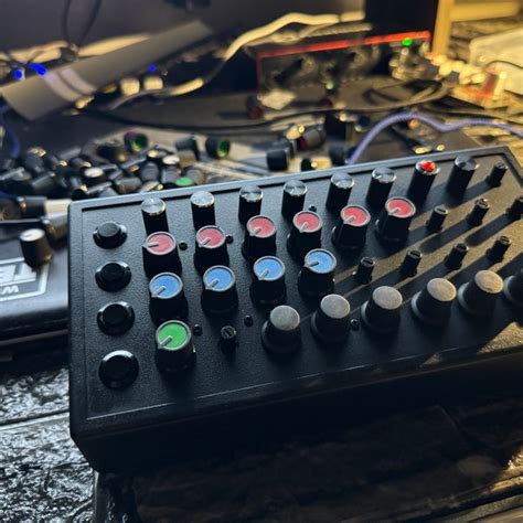 Midi Controller Bb Xl 8 Led Arcade Buttons 96 Potentiometers Din Midi And Usb Midi Out