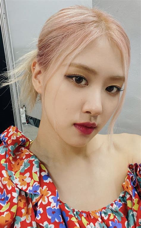 Rosé Pics On Twitter Rosé Selca Foto Rose Bp Rosé Park Rosé
