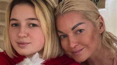 «Я спала с другим мужчиной скандал Анастасии Волочковой с ее 18 летней дочерью набирает