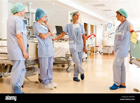 Hilfs Krankenschwester Und Krankenschwestern Aufwachraum Krankenhaus