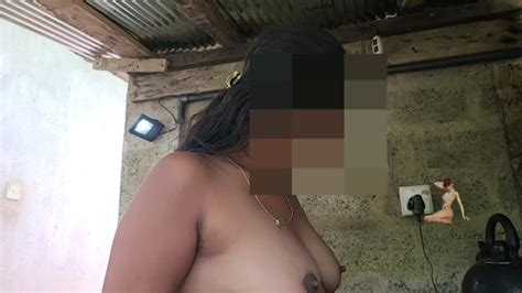 උයන ගමන් ඉන්නකොට කොල්ල ඇවිත් තනේ ඉරුව සුපිරි Kitchen Fun 02 Xxx