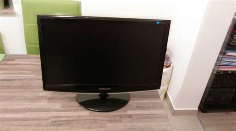 Prodajem Samsung 2233