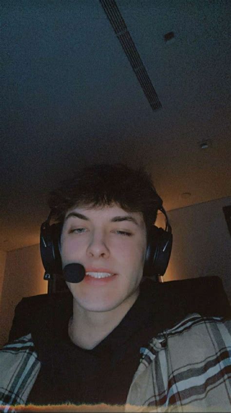 Pin By Isa Klein On • Tik Tok In Ear Headphones Johnson Over Ear