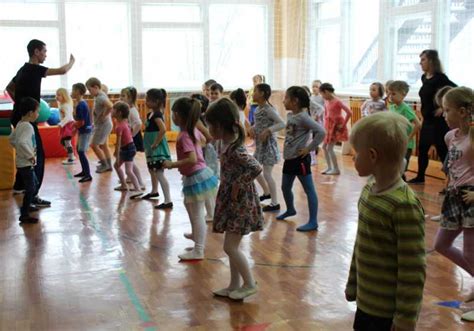 Утренняя гимнастика во второй младшей группе детского сада для детей 3 ...