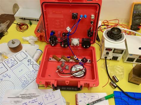 Portable Variable Voltage AC DC Power Supply VAC Variac Output AC Outlet VAC