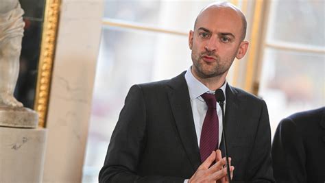 Француски политичар оптужио шефа дипломатије за издају Изађимо што пре из НАТО а треба нам мир