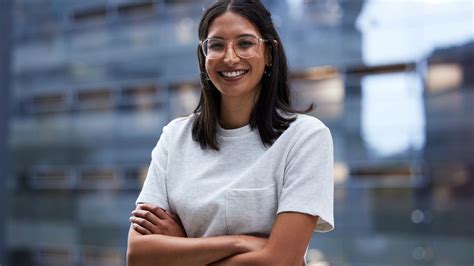 Women Who Are Deeply Confident And Unbothered By Judgment Have These 5