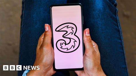 Three Network Down For Tens Of Thousands Across Uk Money Lowdown