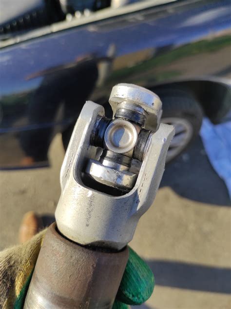 Крестовина рулевого кардана — Volvo S60 (1G), 2,4 л, 2008 года ...