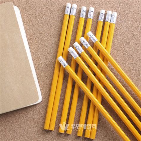 더쿠 연필 한묶음12자루을 부르는 단위가 뭐게