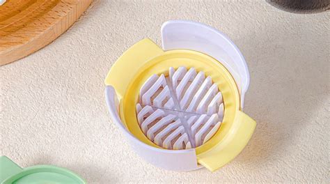 Kitchen Implements Multi Functional Stainless Steel Egg Splitter Egg Cutter For Cutting Slice