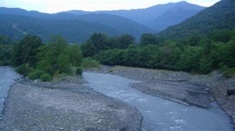 მოვარდნილმა წყალმა მანქანა გაიტაცა რომელშიც მამა შვილი იმყოფებოდა სად მოხდა უბედურება