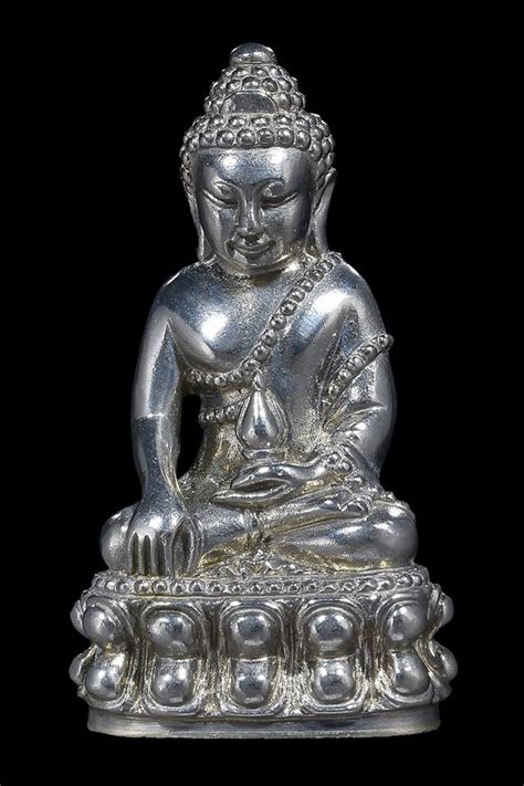 พระกริ่งเจ้าสัว เยาวราช วัดไตรมิตรวิทยาราม เนื้อทองขาว ร้านค้า