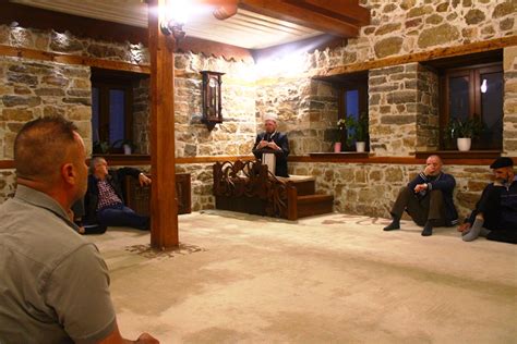 Ćurs Tribina U Čaršijskoj Džamiji Gost Mr Sumedin Ef Kobilica Medžlis Islamske Zajednice