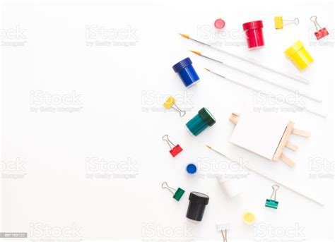 작가 책상 및 작업 영역 크리에이 티브 과정 Copyspace 예술 워크숍 세부입니다 평면 배치 개념과 주제에 대한 스톡 사진 및 기타 이미지 Istock